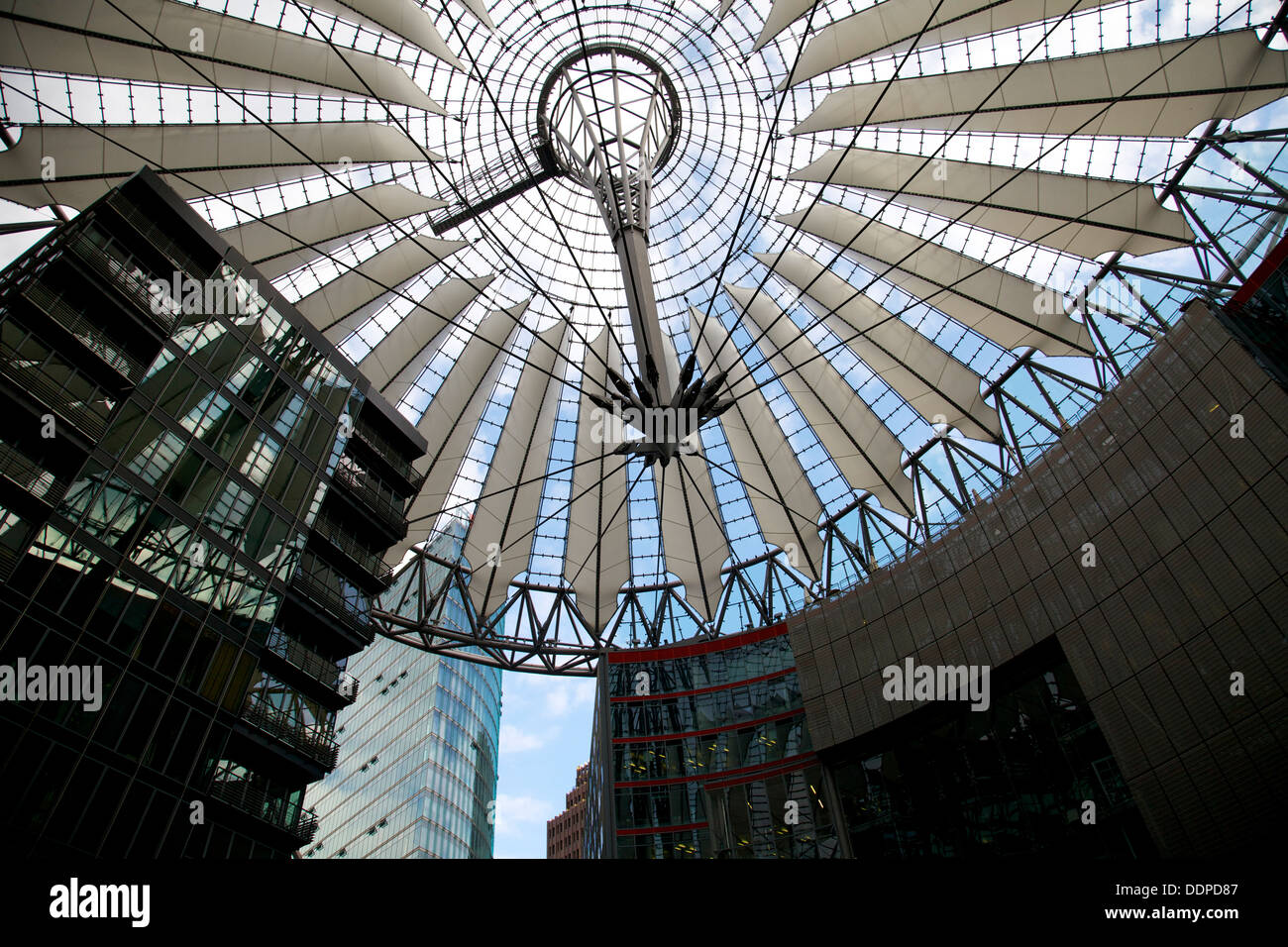 Sony building hi-res stock photography and images - Alamy