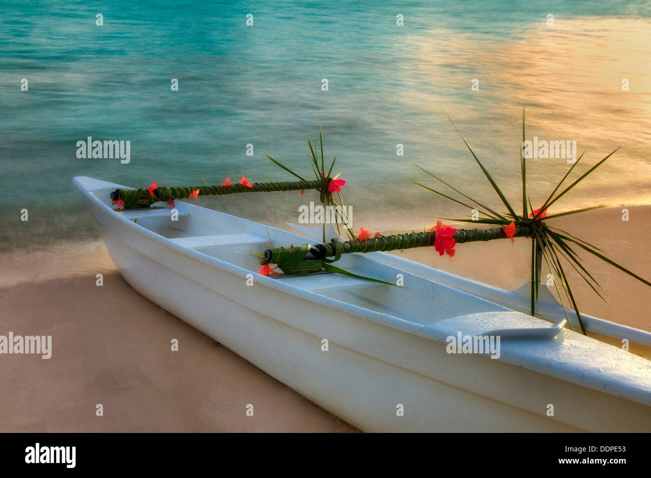 Outrigger canoe hi-res stock photography and images - Alamy