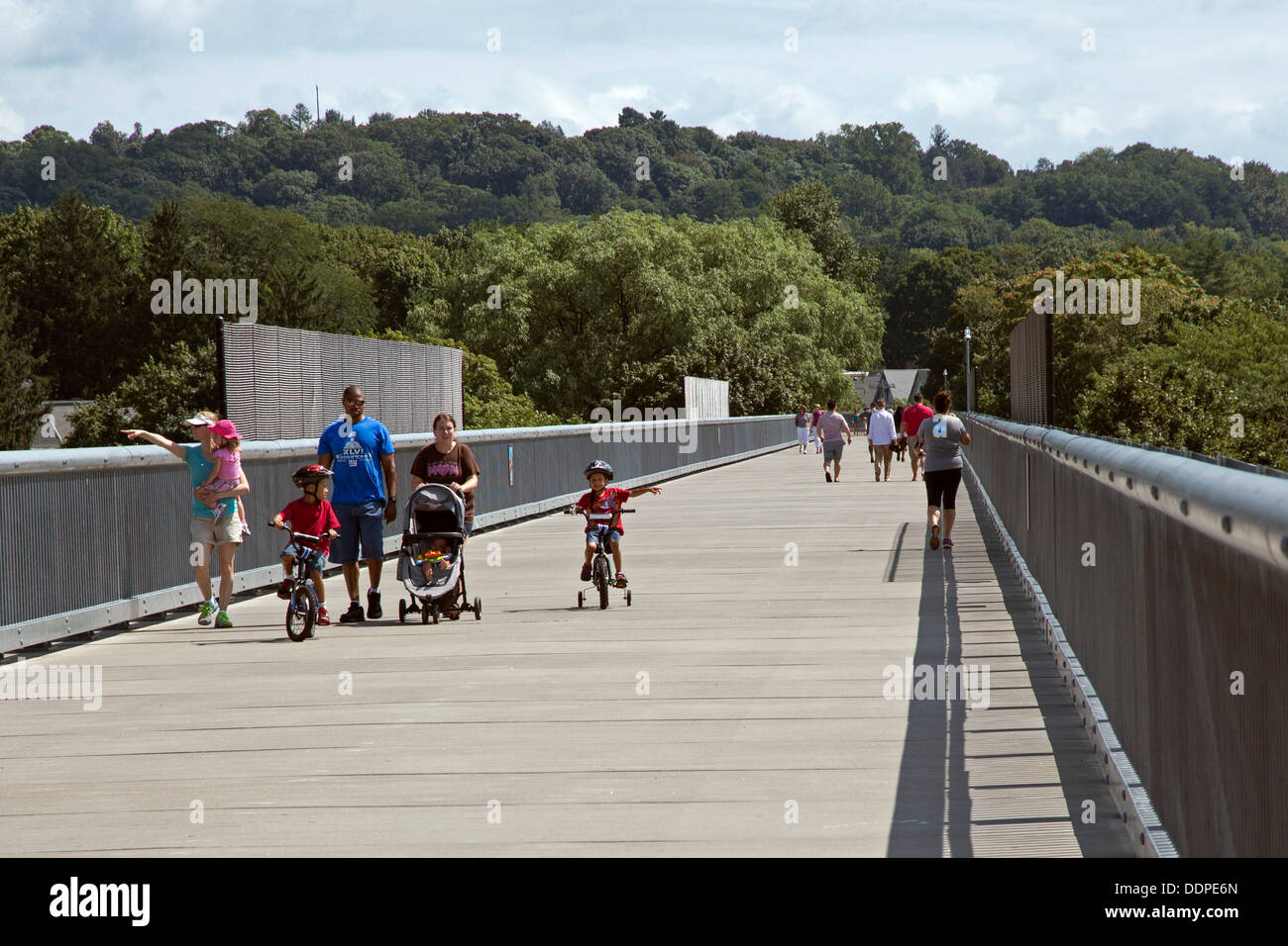 The Walkway Over the Hudson, an abandoned railroad bridge over the ...