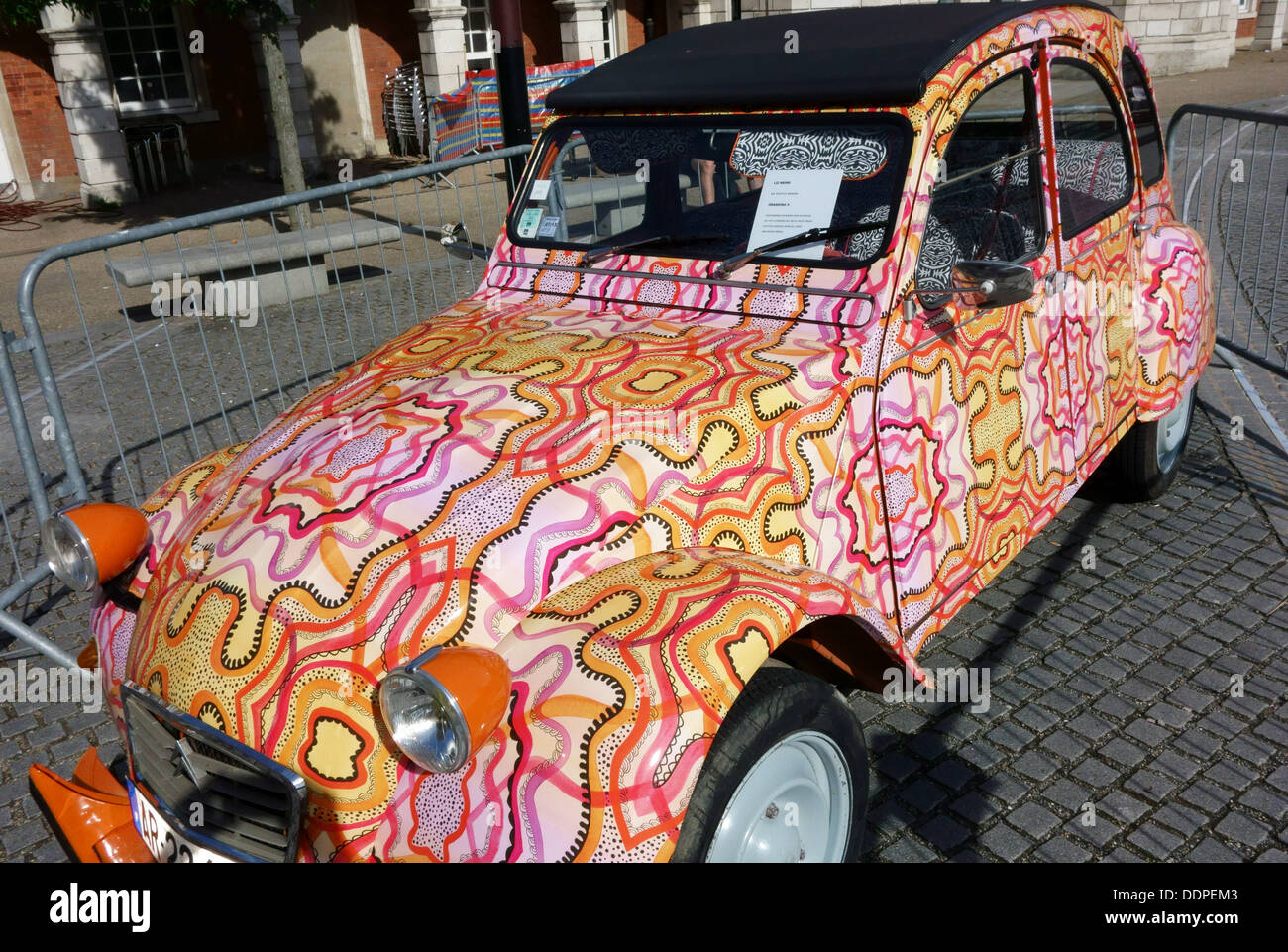 Orangina II: customised Citroen 2CV by textile design student Liz Nehdi ...