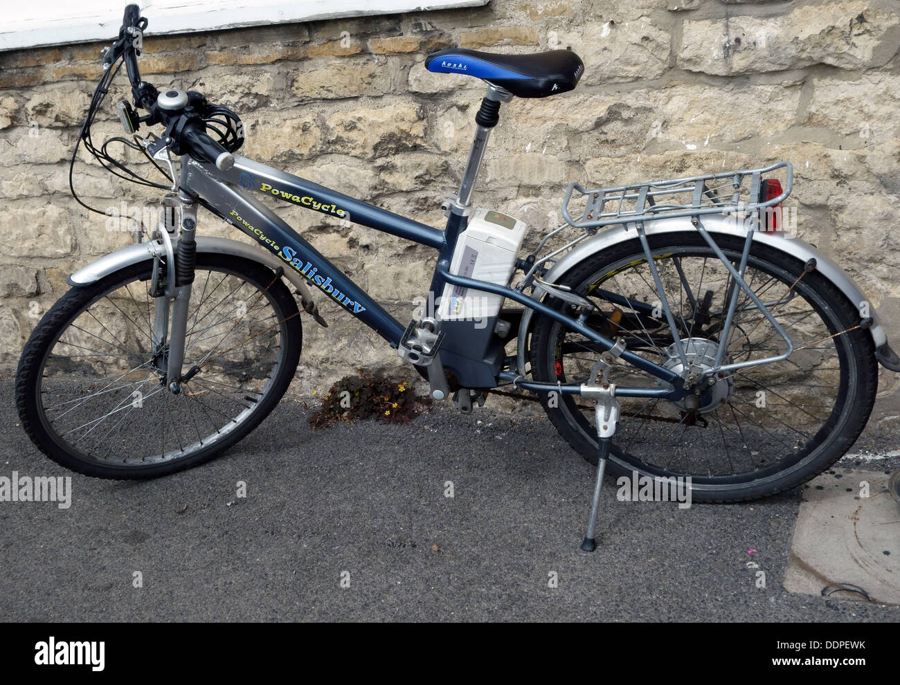 Electric powered bike cycle hi-res stock photography and images - Alamy