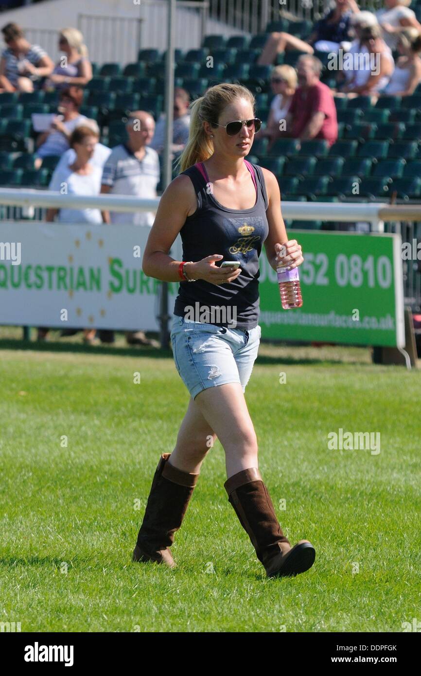 Land rover burghley horse trials hi-res stock photography and images ...