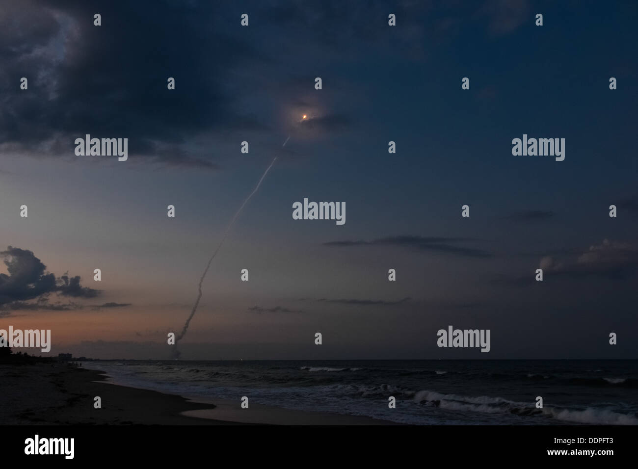 Florida cocoa beach rocket hi-res stock photography and images - Alamy