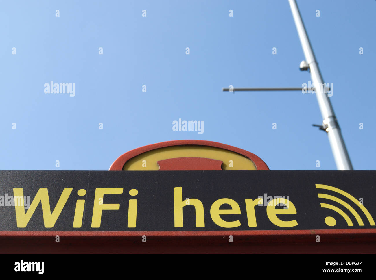 Wifi sign england hi-res stock photography and images - Alamy