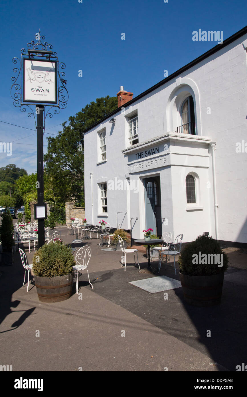 Wedmore a small town in Somerset England UK The Swan Pub Stock Photo ...
