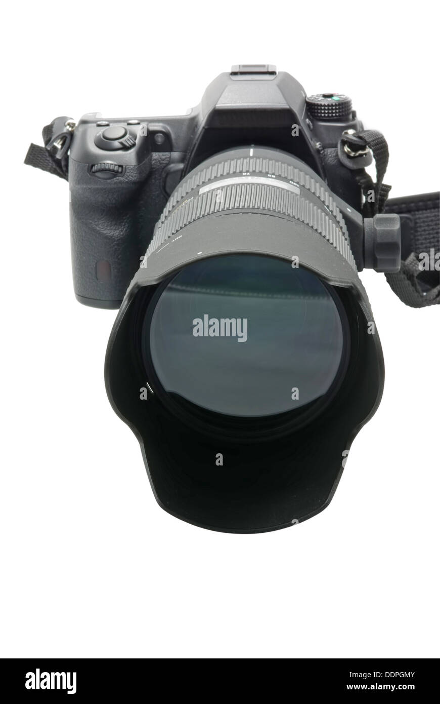 Modern DSLR camera with zoom lens attached on white Stock Photo - Alamy
