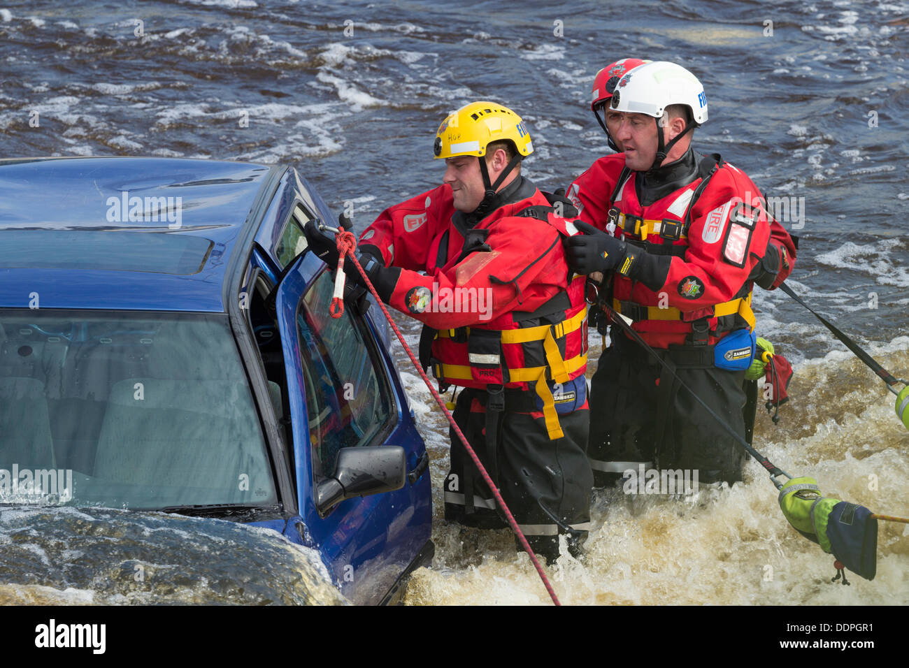 Water rescue techniques hi-res stock photography and images - Alamy