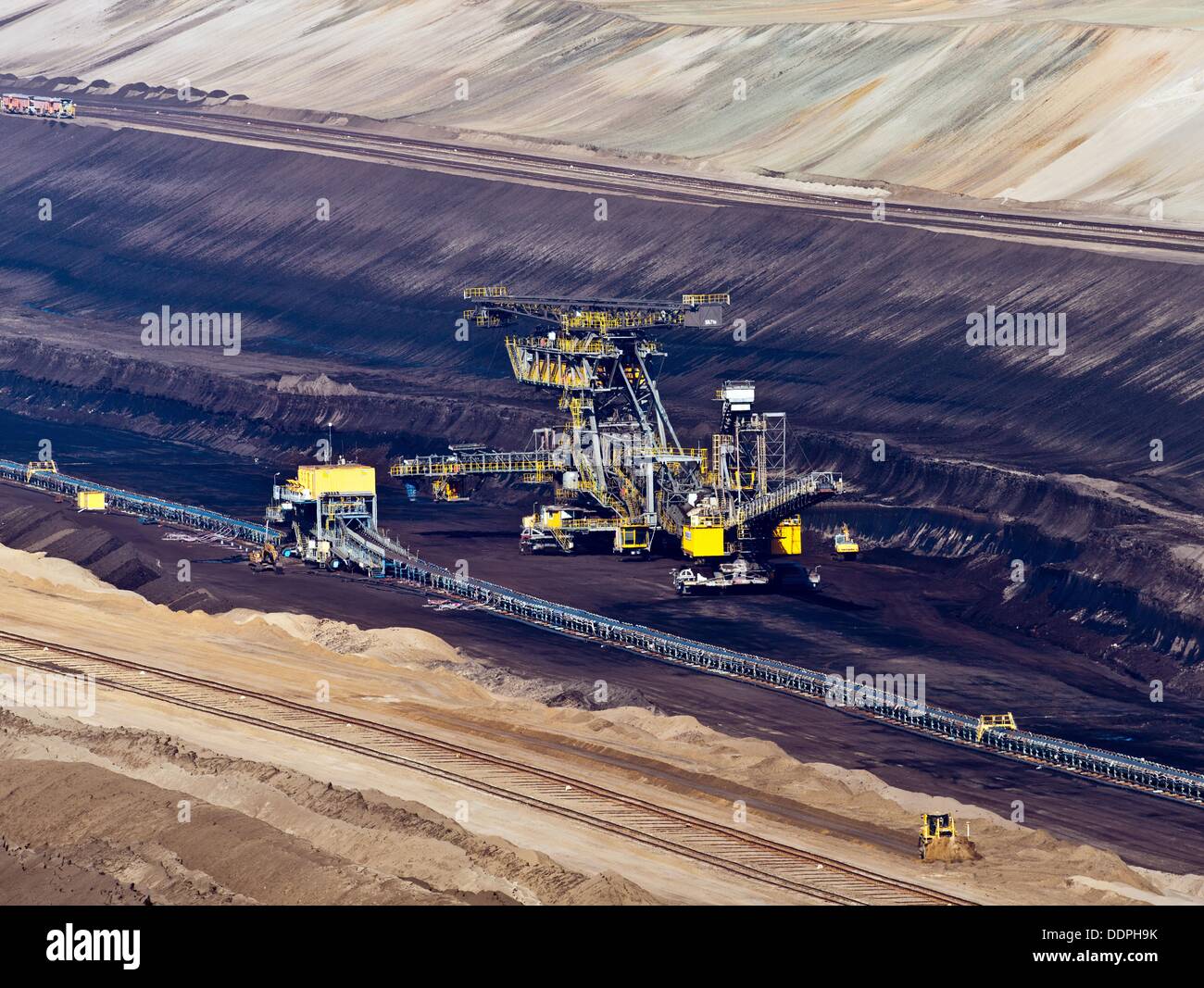 Strip mines hi-res stock photography and images - Alamy