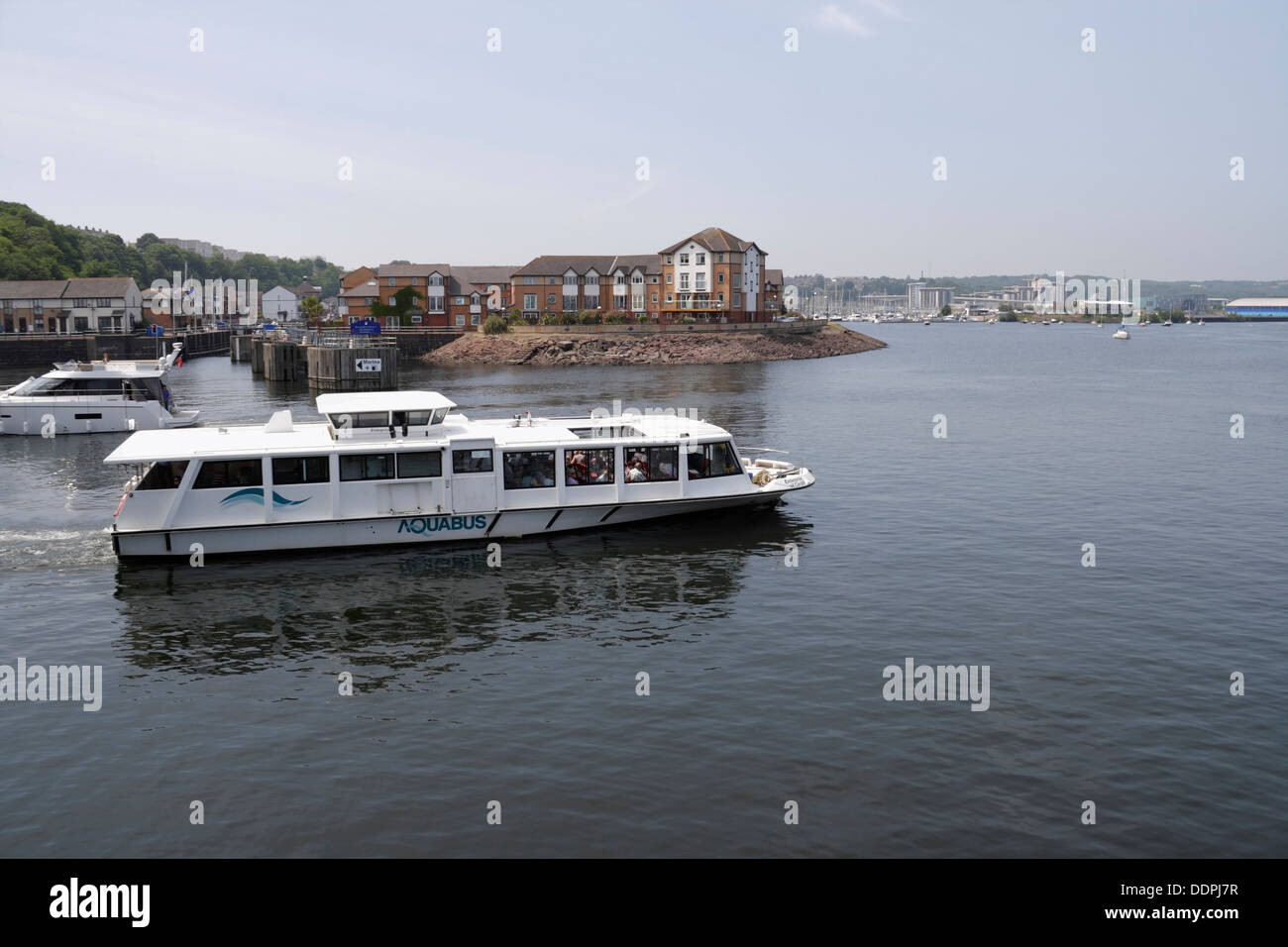 Aquabus / waterbus leaving the Barrage south stop near Penarth Marina ...