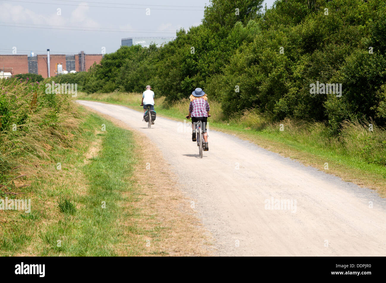 Cycling path uk hi-res stock photography and images - Alamy