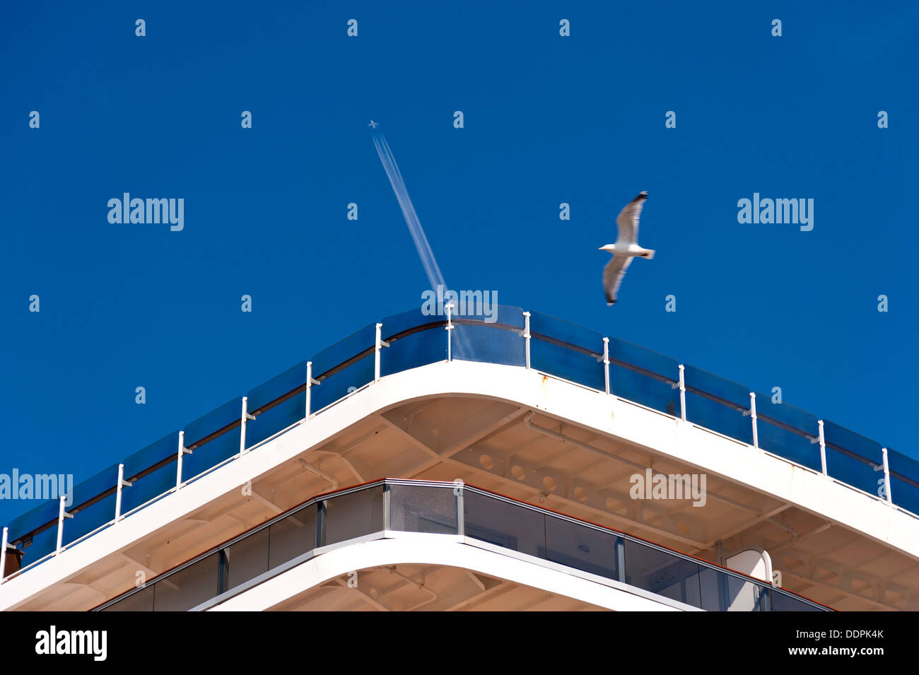Cruiser Queen Elizabeth in Port of Kiel, Germany, 24.07.12 Stock Photo ...