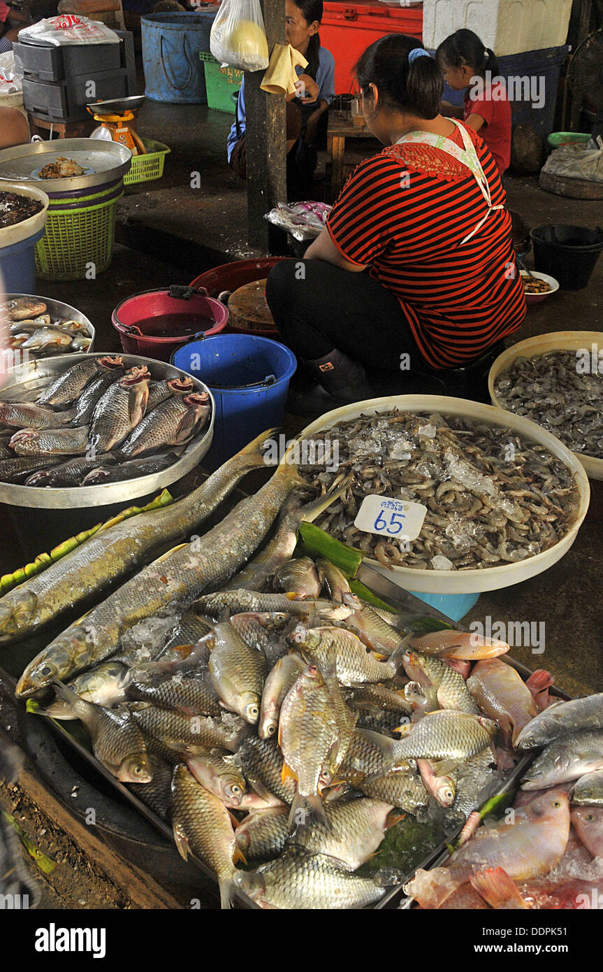 exotic oriental food market stalls bangkok Stock Photo - Alamy