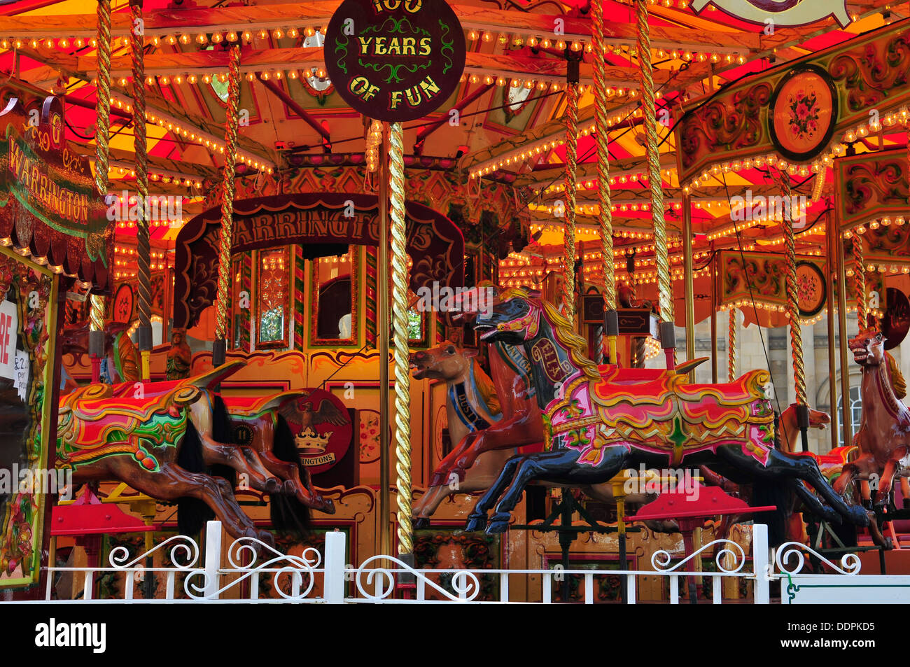 Fairground scene hi-res stock photography and images - Alamy