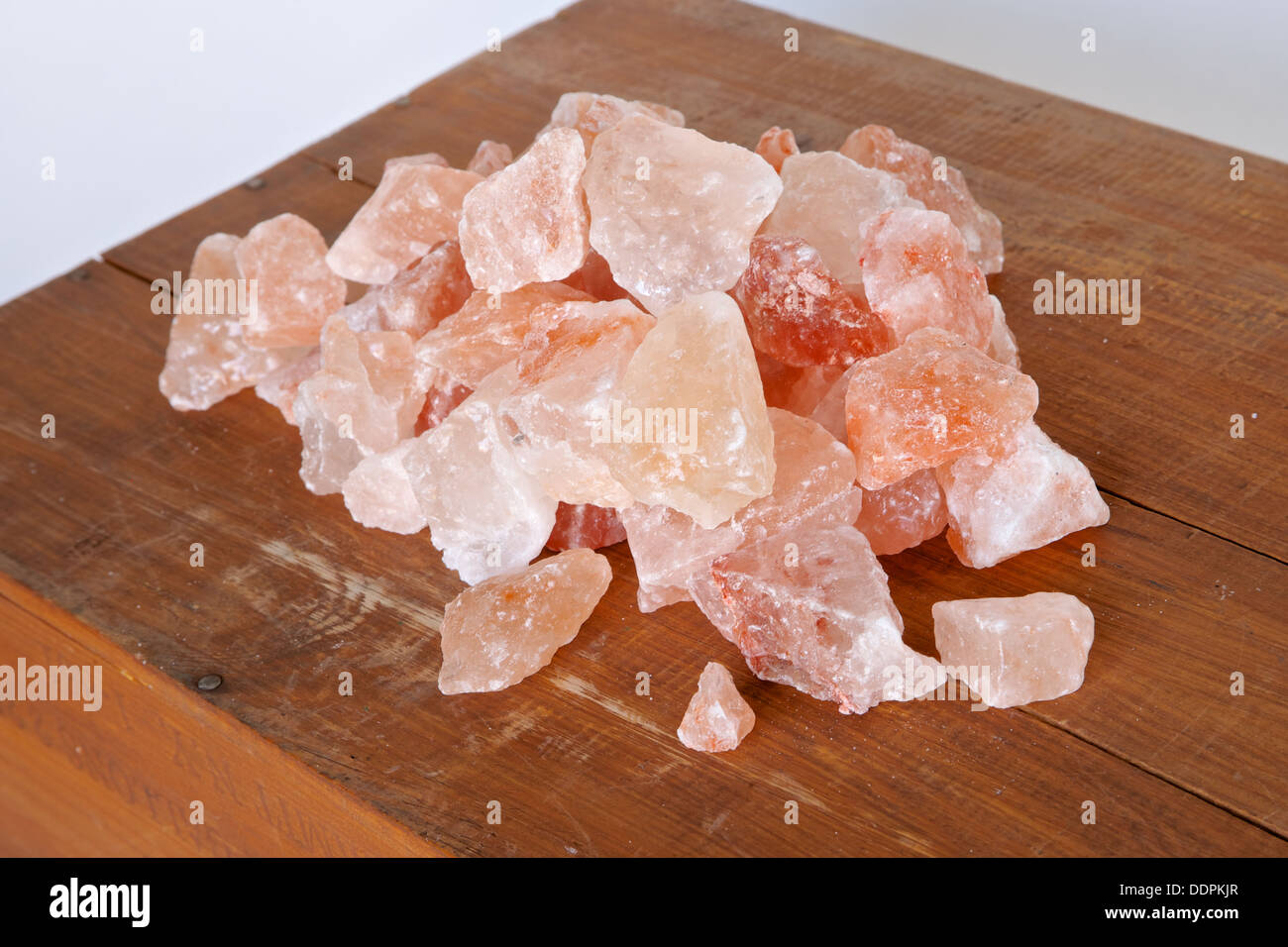 Himalayan salt rocks hi-res stock photography and images - Alamy