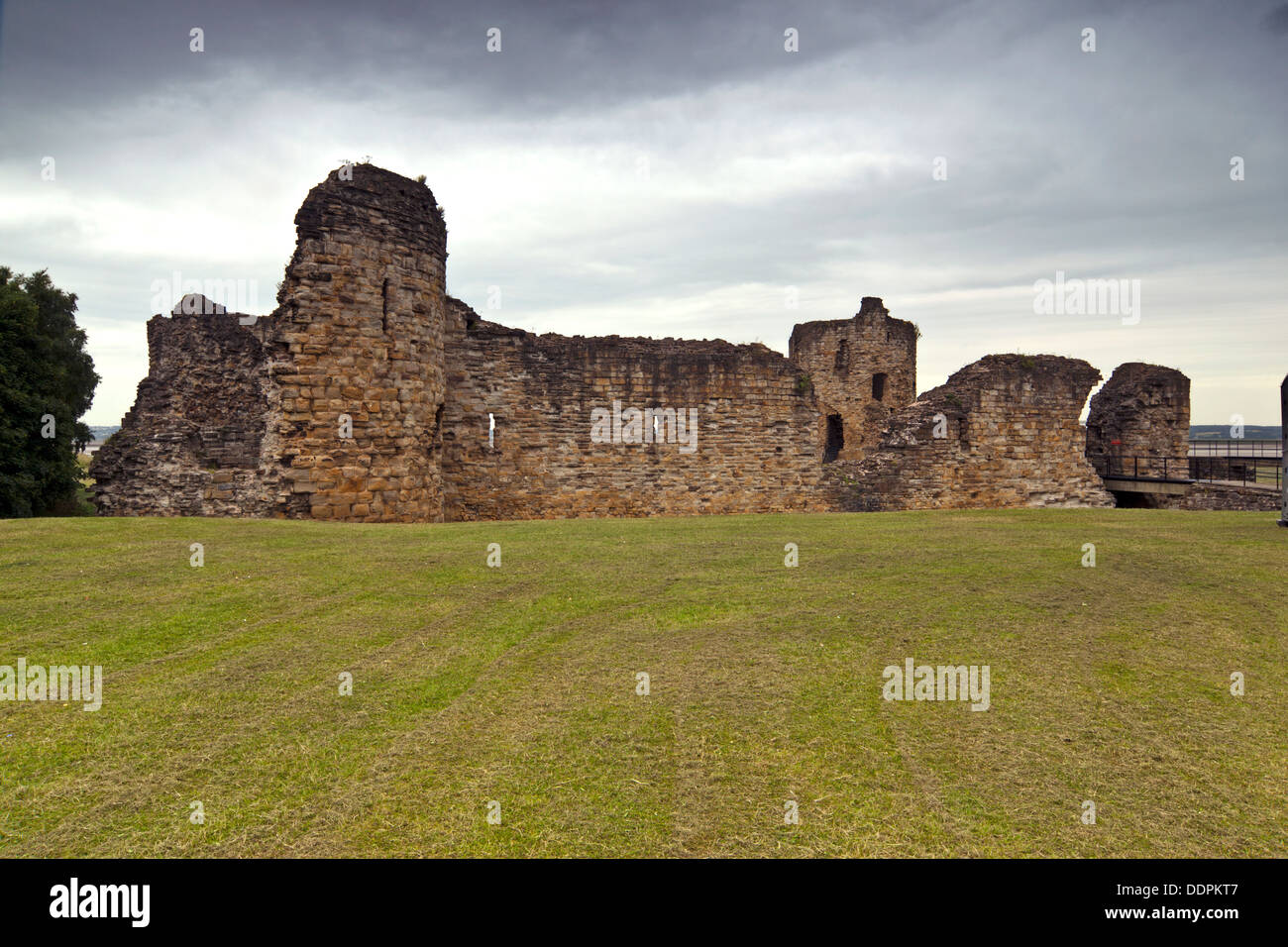 Flint castle hi-res stock photography and images - Alamy