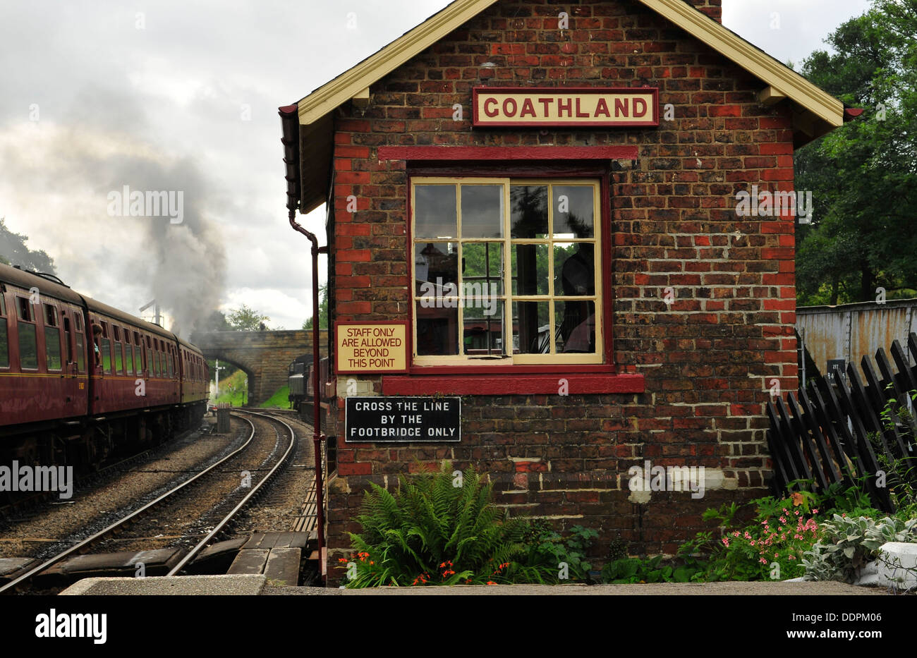 Signal box train goathland hi-res stock photography and images - Alamy