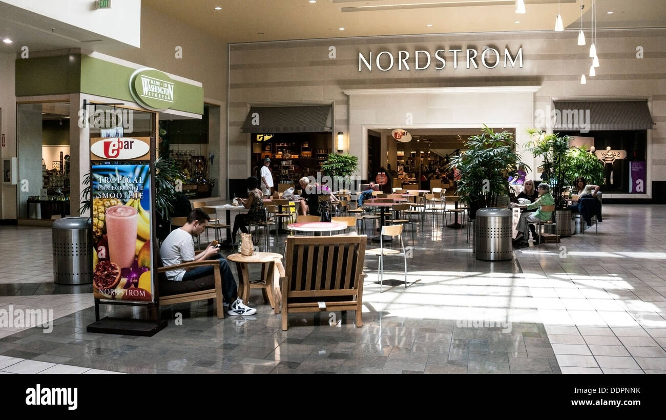 informal cafe seating & juice bar serve to populate sunlit atrium ...