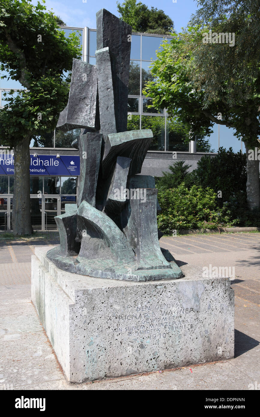 Monument dedicated to Richard Wagner in Mainz, Germany Stock Photo - Alamy