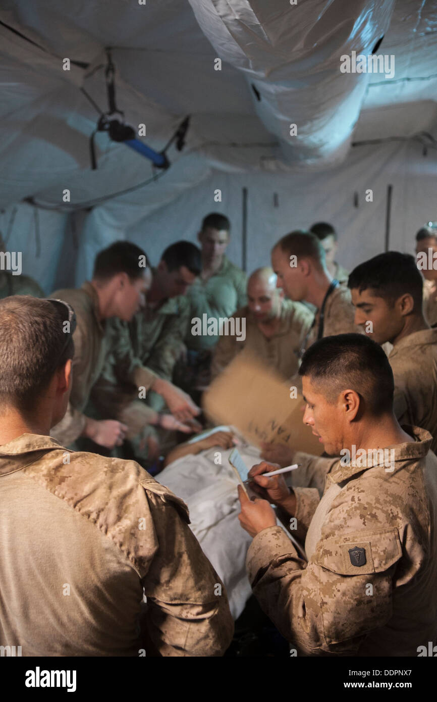 U.S. Marines assigned to Force Reconnaissance Platoon, Maritime Raid ...