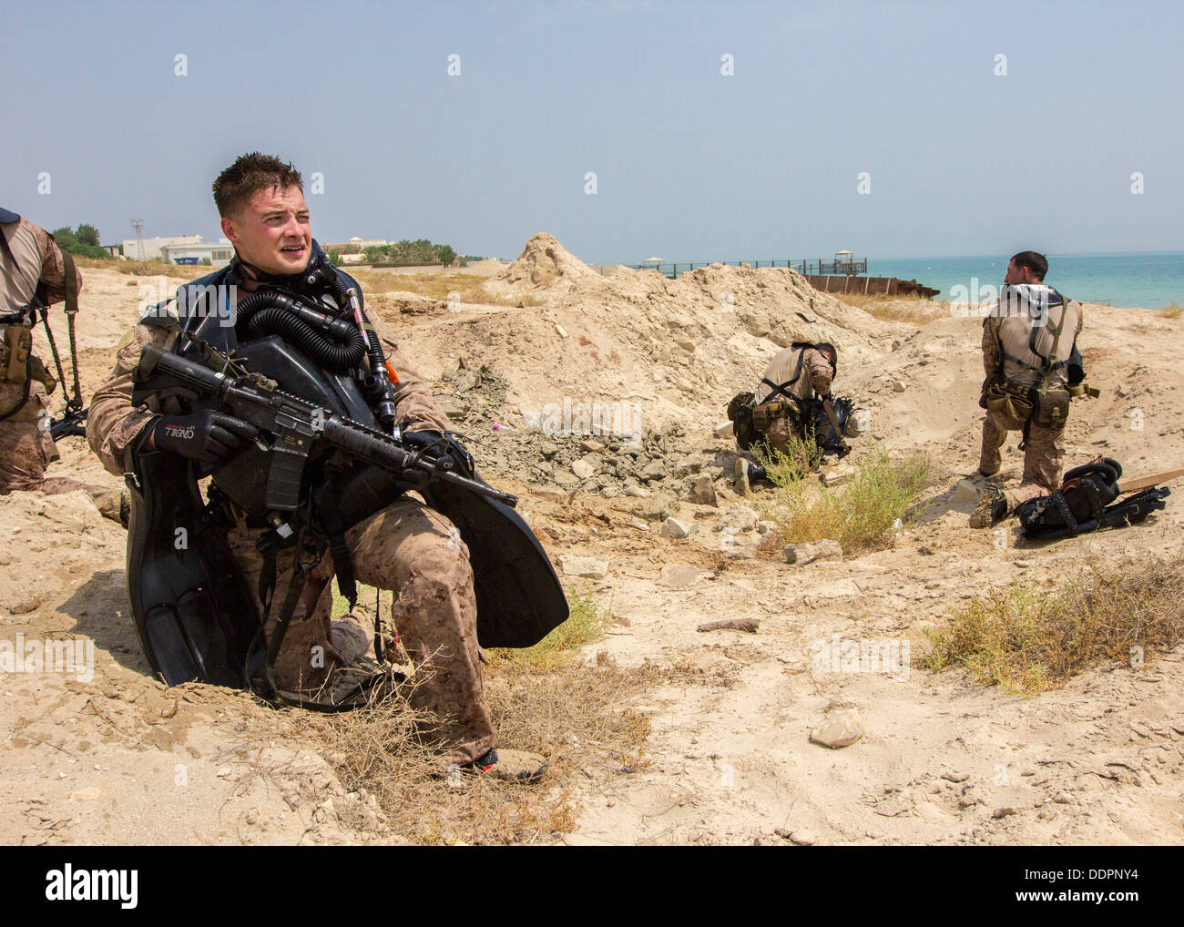 A U.S. Marine assigned to Force Reconnaissance Platoon, Maritime Raid ...