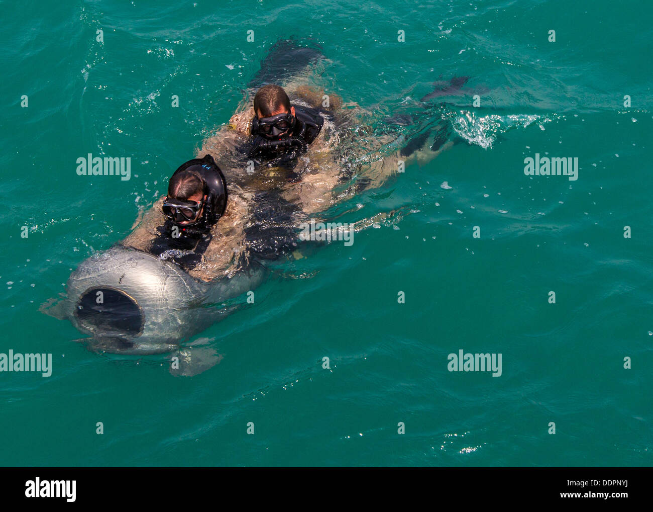 U.S. Marines assigned to Force Reconnaissance Platoon, Maritime Raid ...