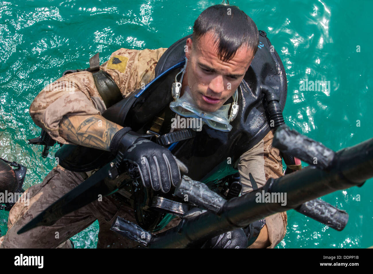 Amphibious reconnaissance platoon hi-res stock photography and images ...