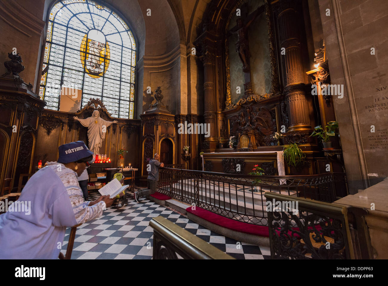 France church pray hi-res stock photography and images - Alamy