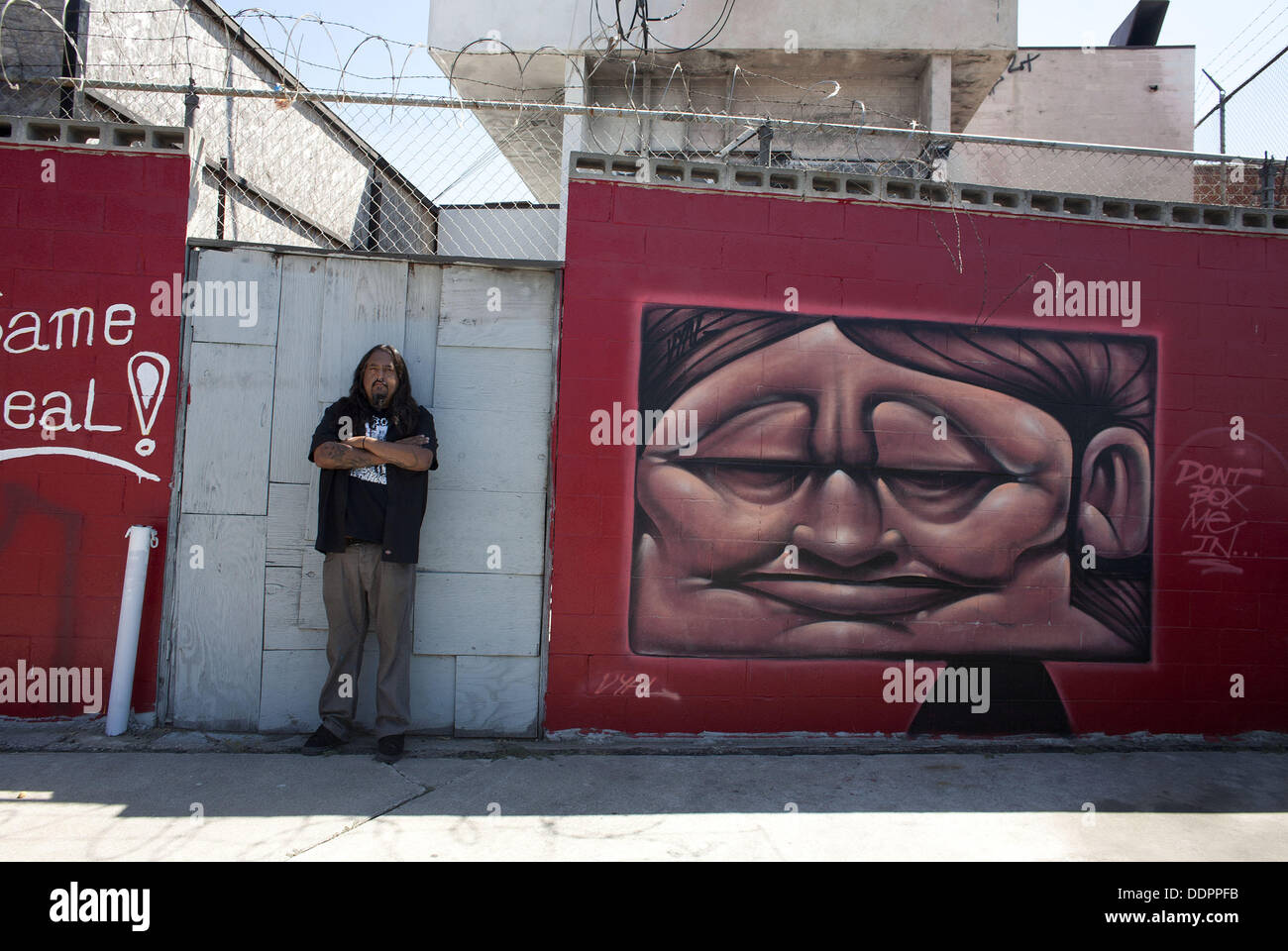 Mural by vyal one hi-res stock photography and images - Alamy
