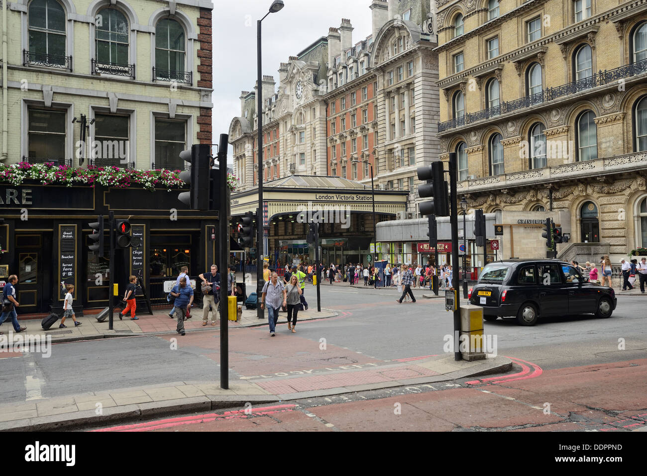 Everyday business on a street of London Stock Photo - Alamy