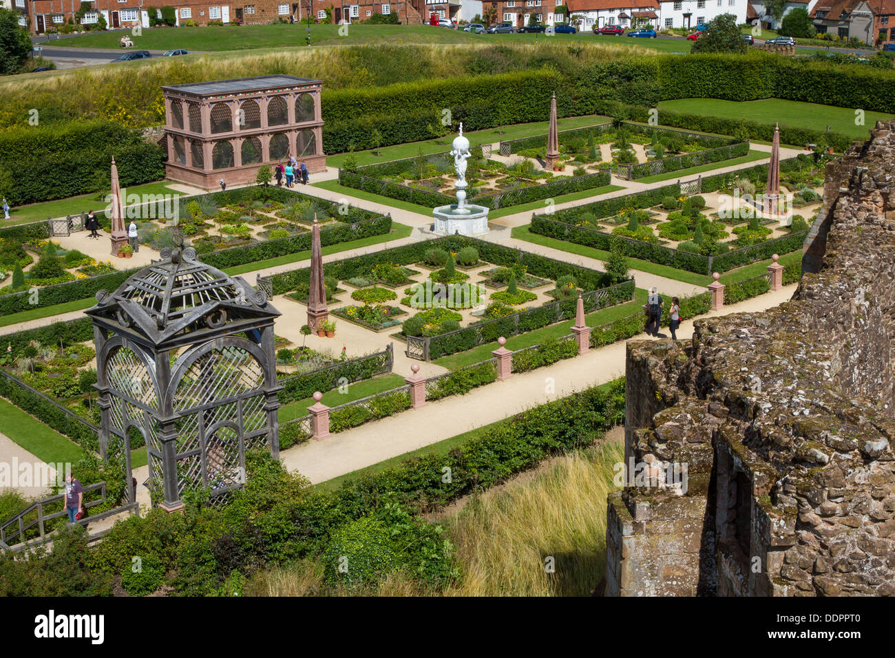 Arbours hi-res stock photography and images - Alamy