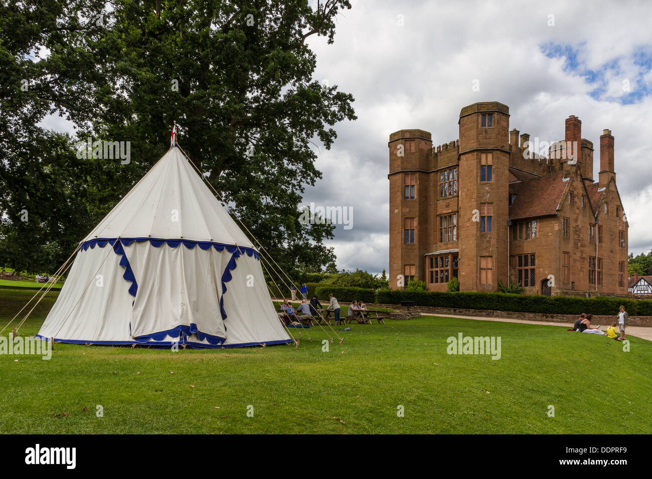 Reenactment tent High Resolution Stock Photography and Images - Alamy