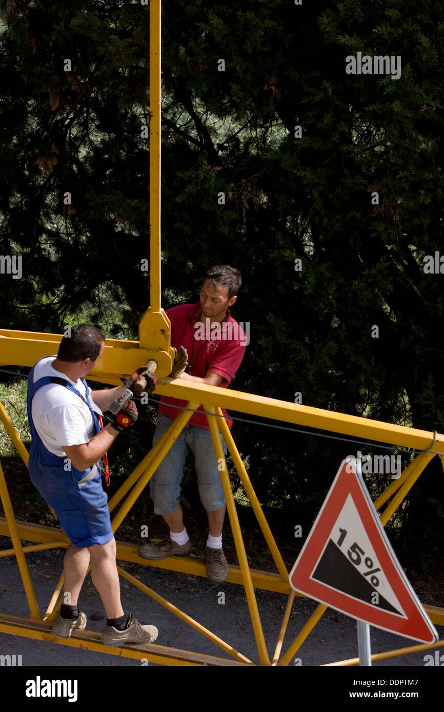 Hammer and pinion hi-res stock photography and images - Alamy