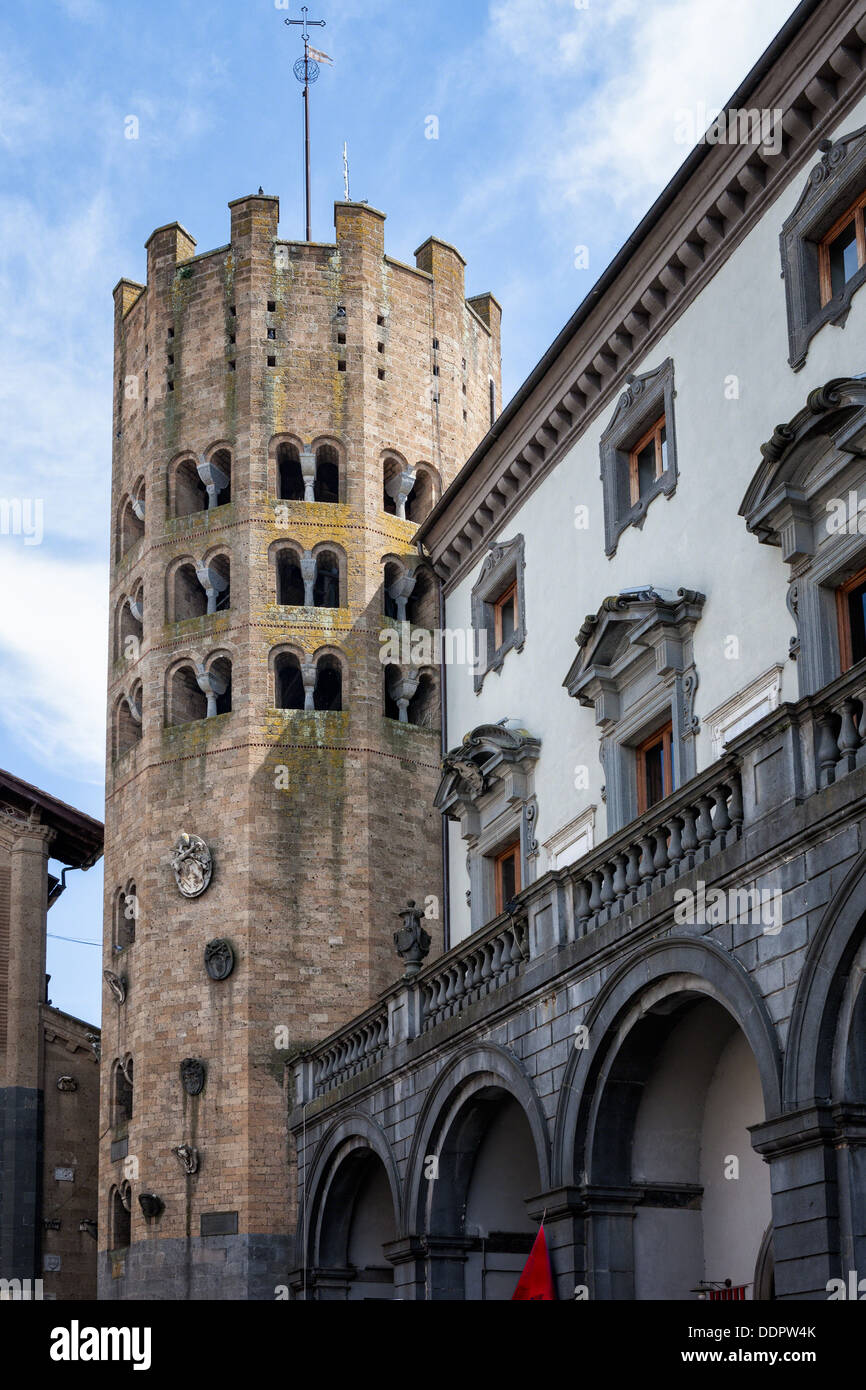 Italian romanesque gothic architecture hi-res stock photography and ...