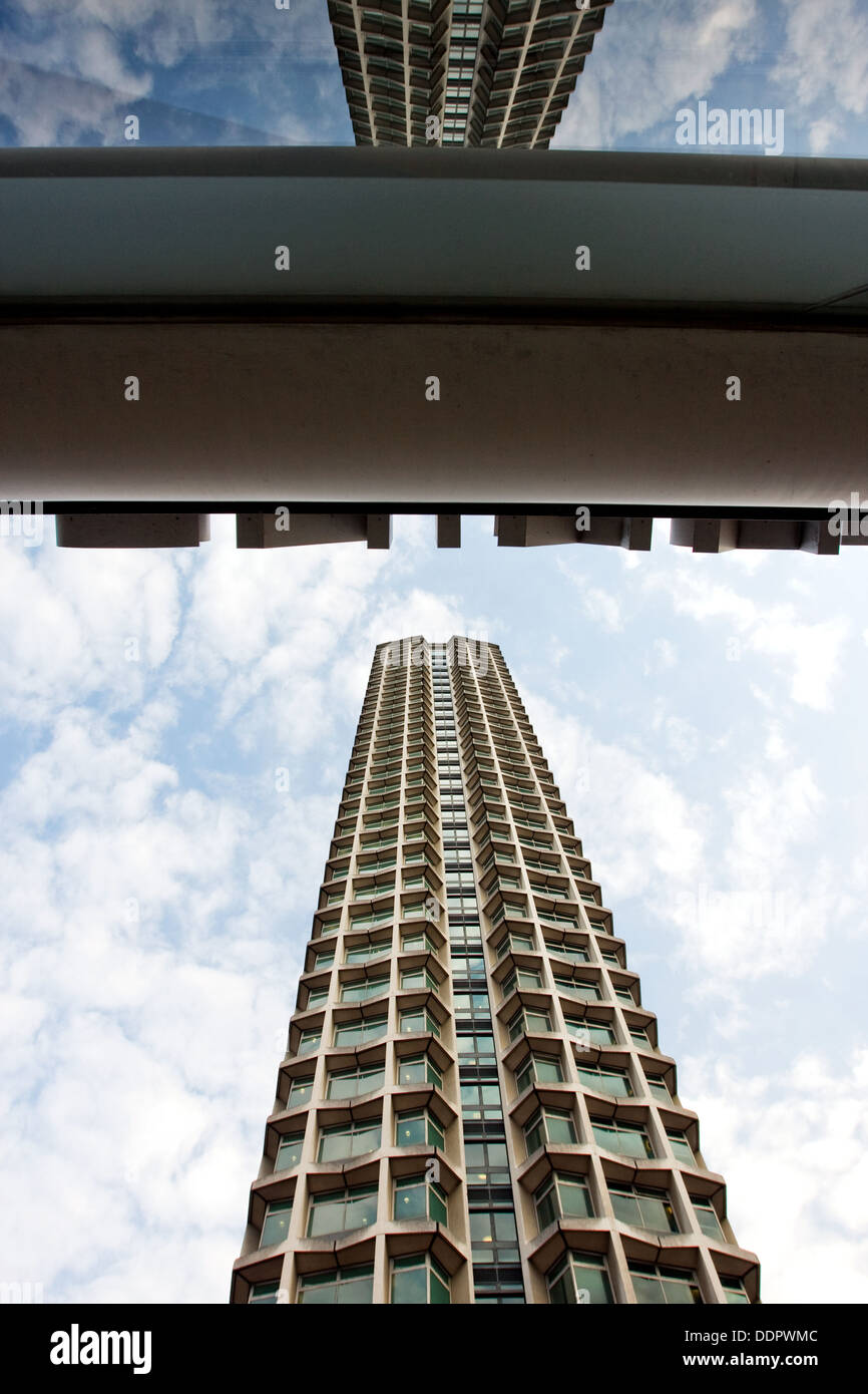 Centrepoint hi-res stock photography and images - Alamy