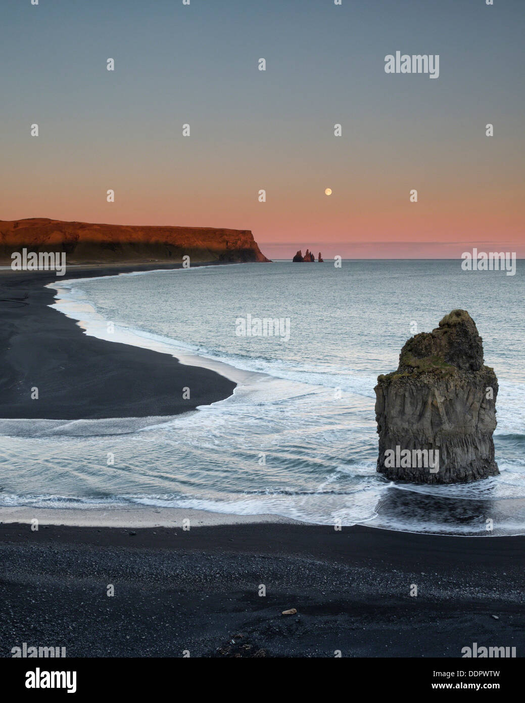 Moonrise over beach hi-res stock photography and images - Alamy