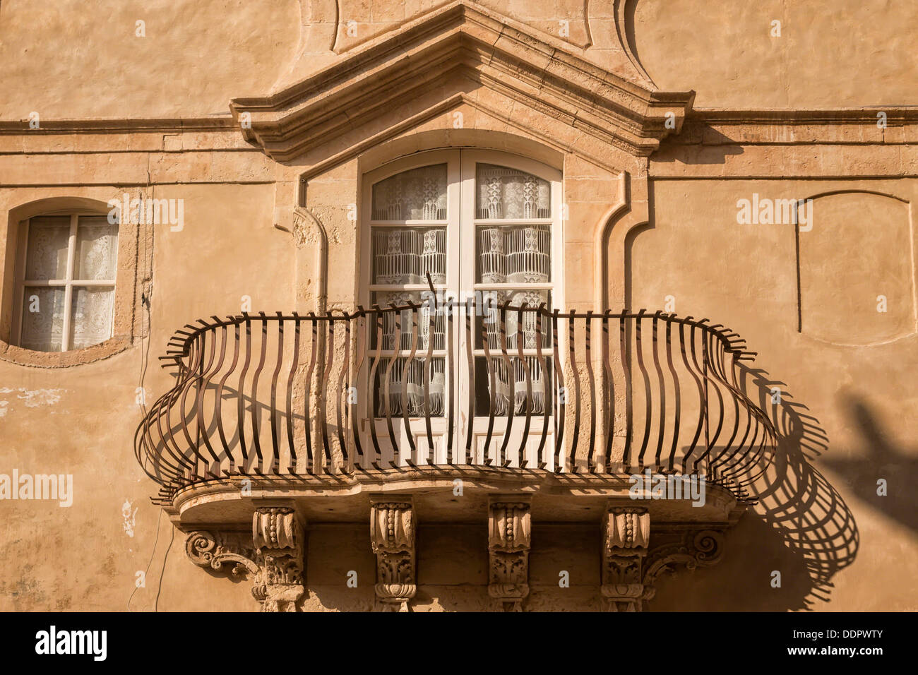 Baroque window hi-res stock photography and images - Alamy