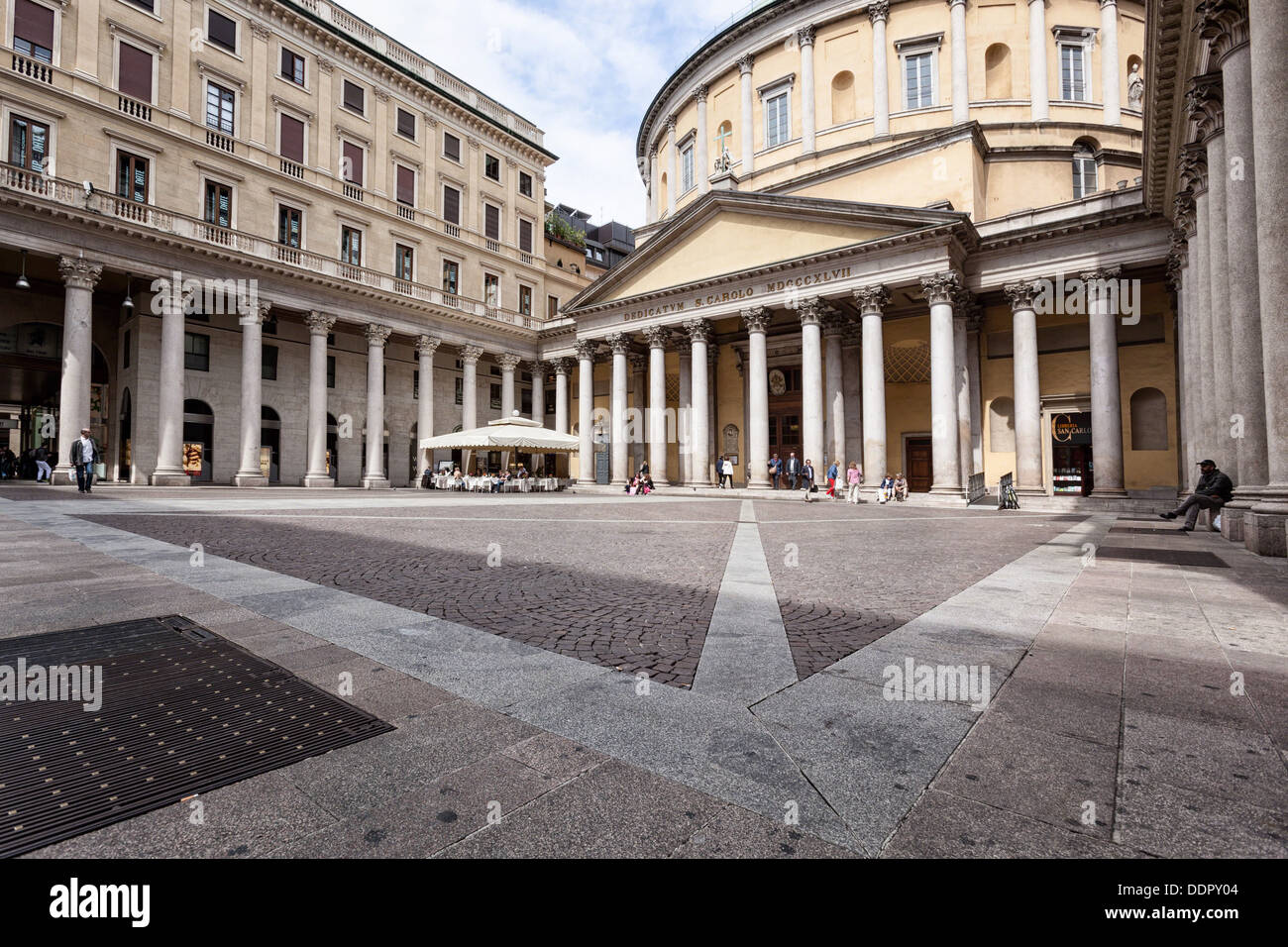 Columned portico hi-res stock photography and images - Alamy