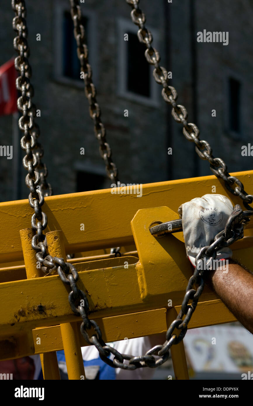 Modern chains hi-res stock photography and images - Alamy