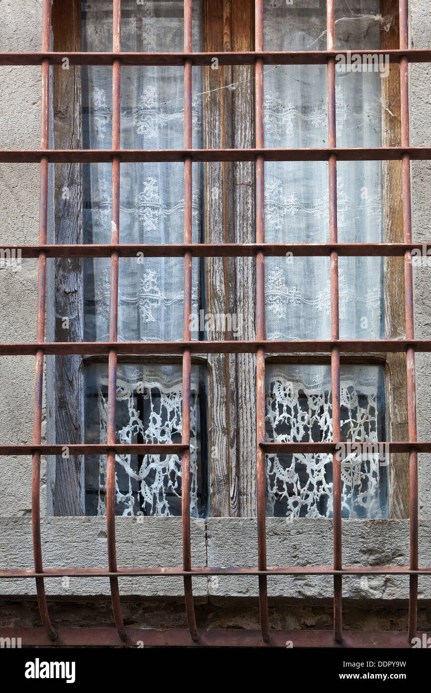 Old square glass window hi-res stock photography and images - Alamy