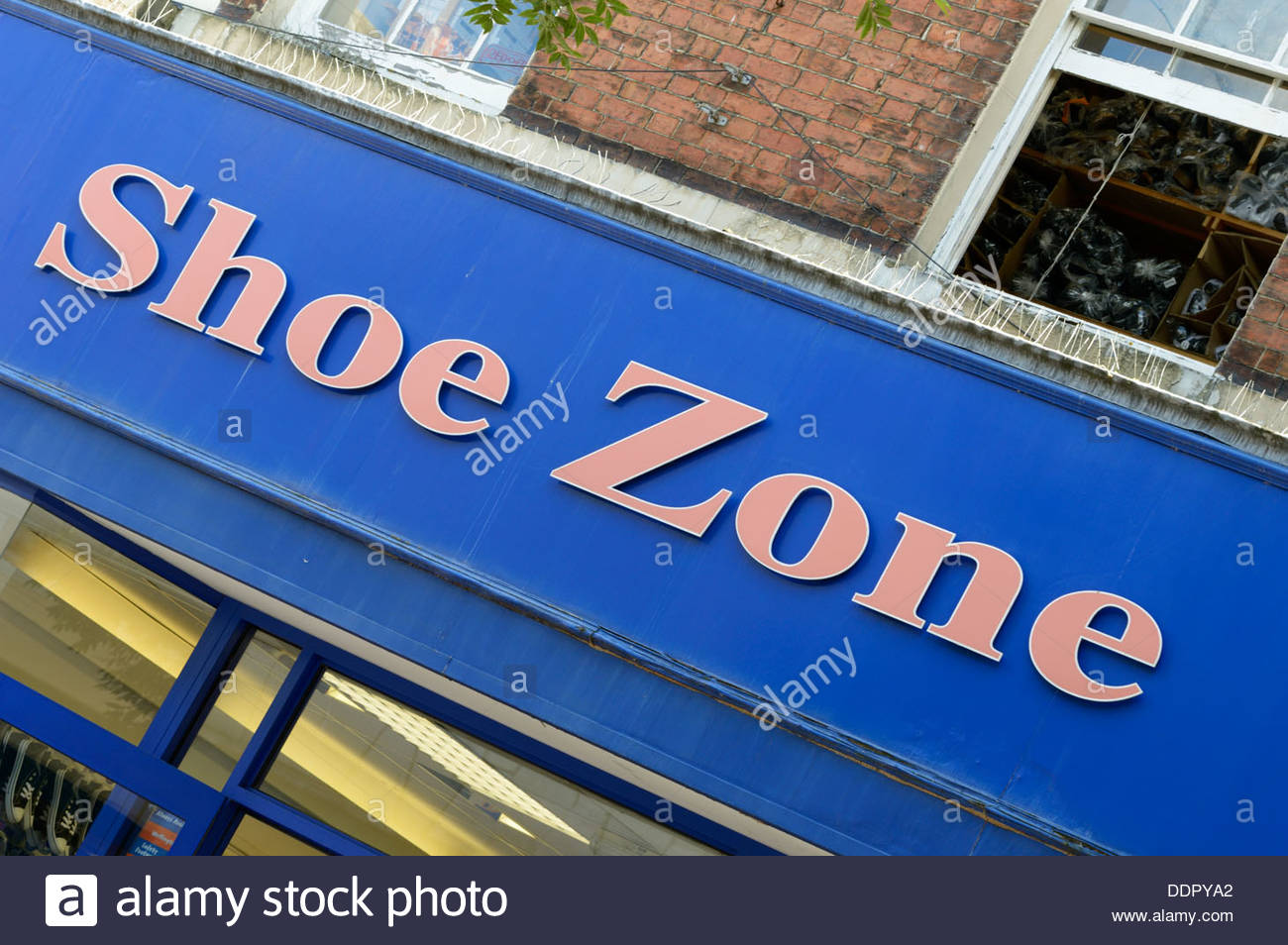 Poole High Street High Resolution Stock Photography and Images - Alamy