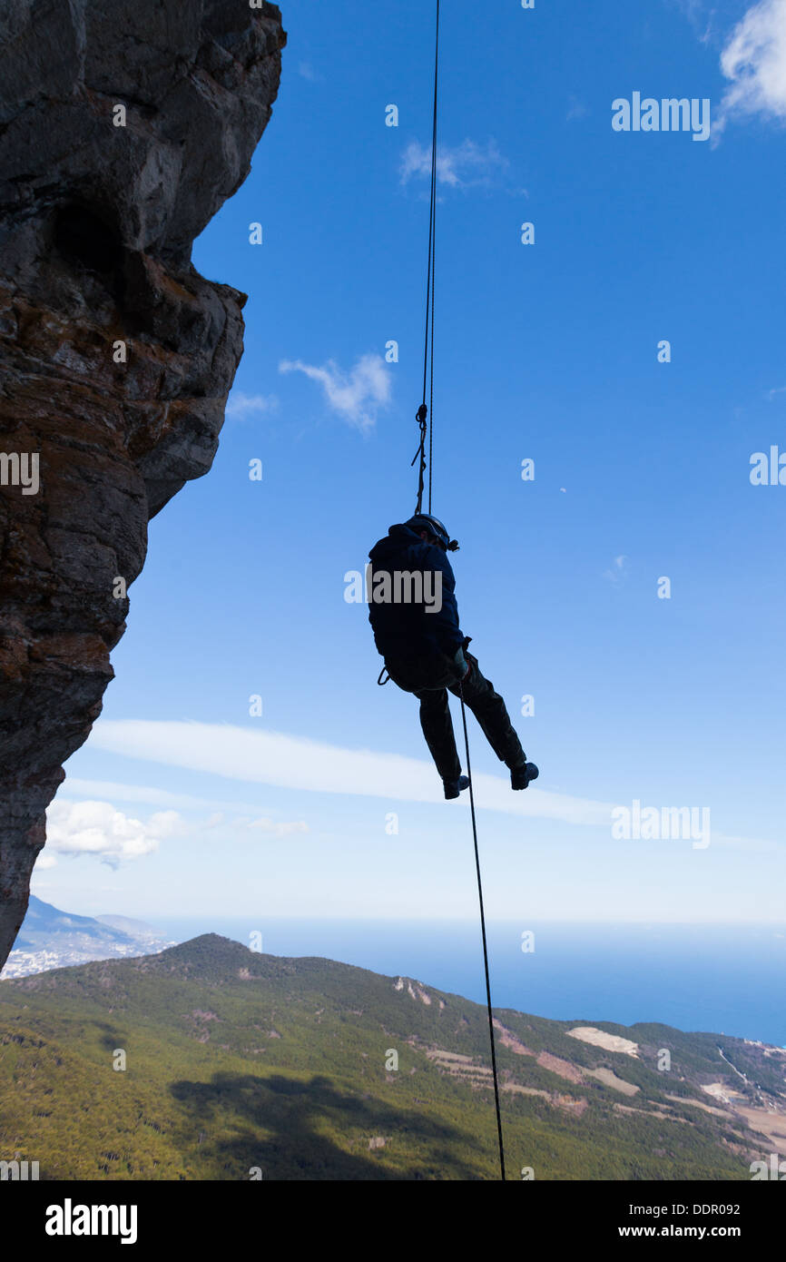 Overhang climbing silhouette hi-res stock photography and images - Alamy