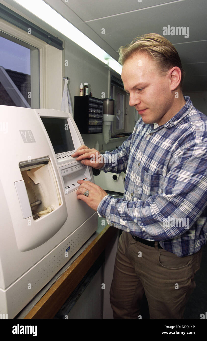 Grinding Lenses High Resolution Stock Photography and Images - Alamy