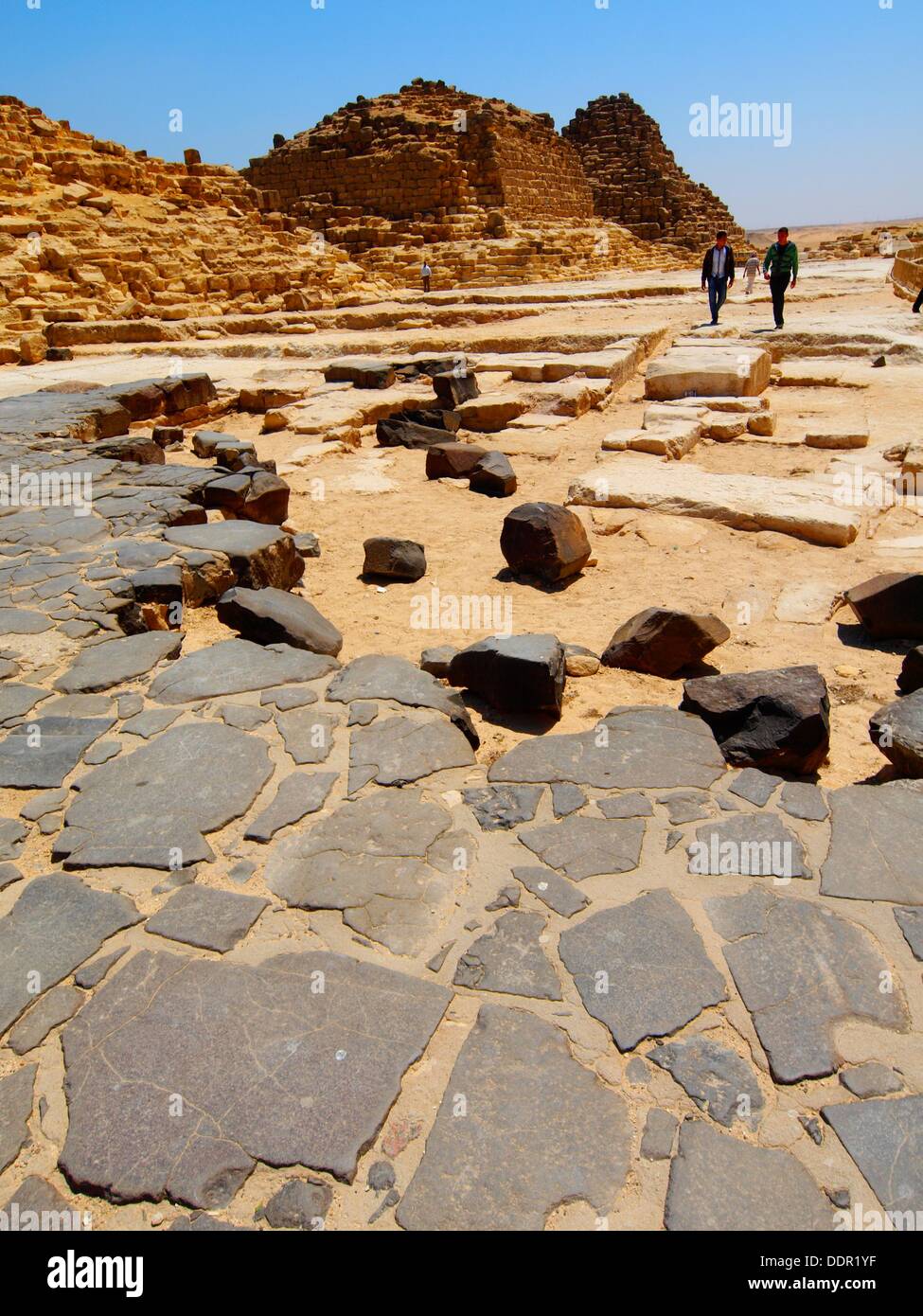Pyramids of ghizeh hi-res stock photography and images - Alamy