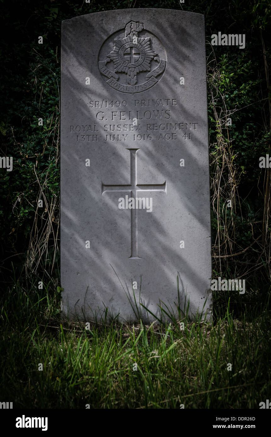 War gravestone hi-res stock photography and images - Alamy