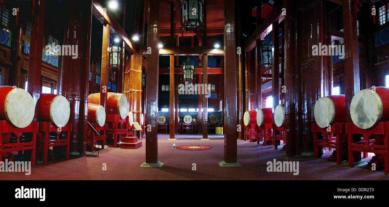 Drum tower. Beijing, China Stock Photo - Alamy