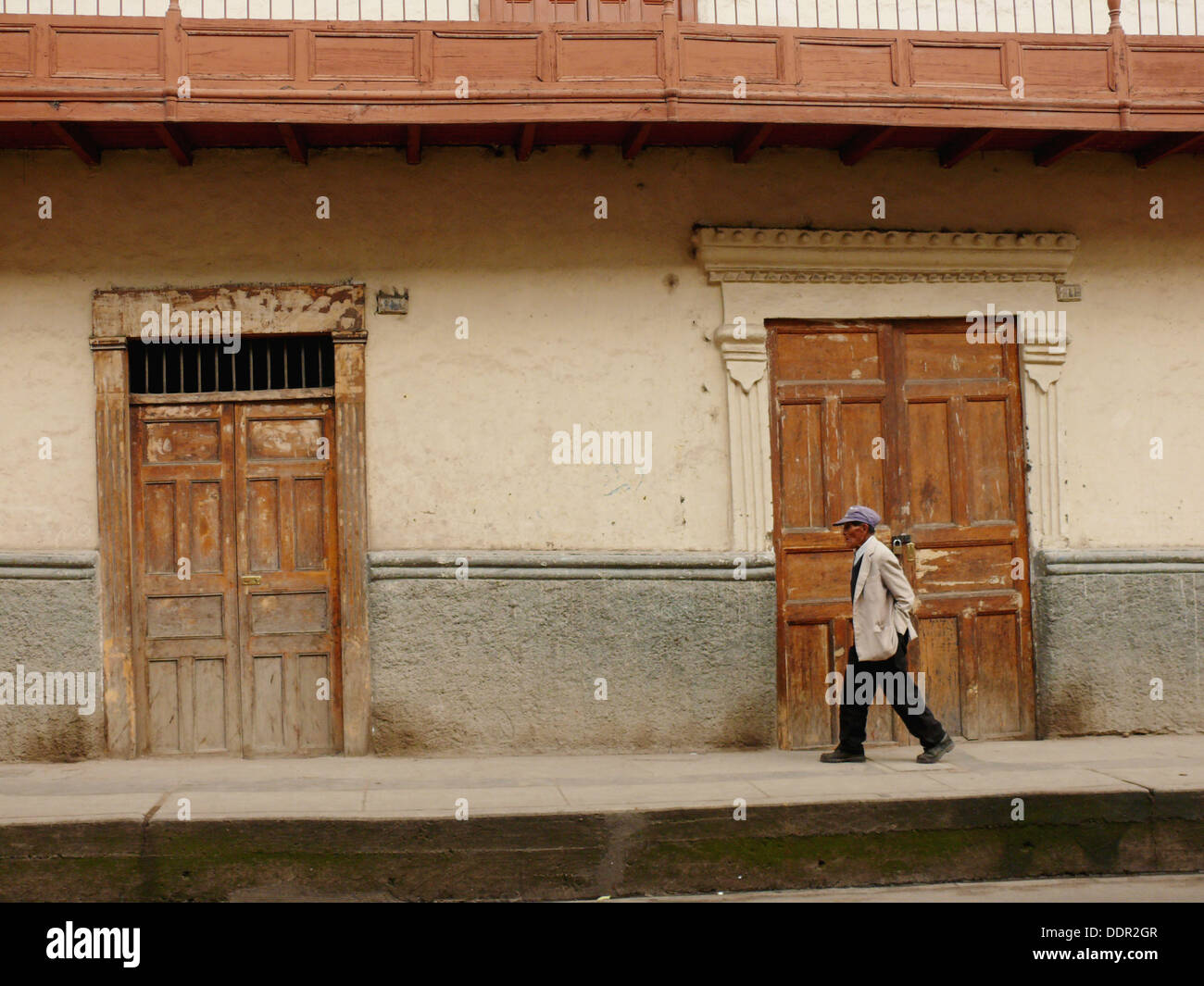 Native american indian man walking hi-res stock photography and images ...