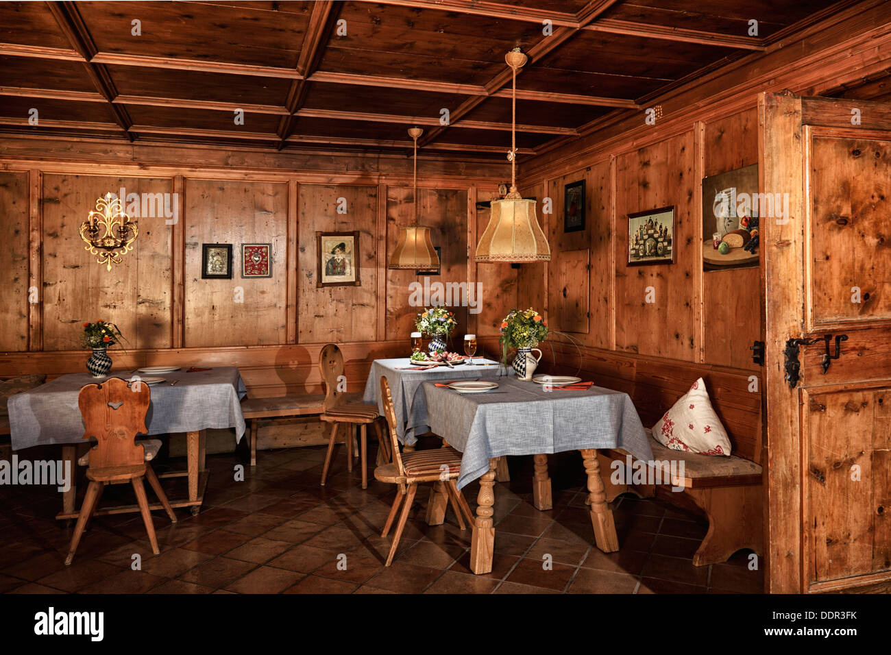 Alps hut hi-res stock photography and images - Alamy