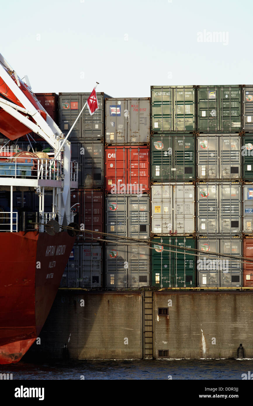 Ship stern water hi-res stock photography and images - Alamy
