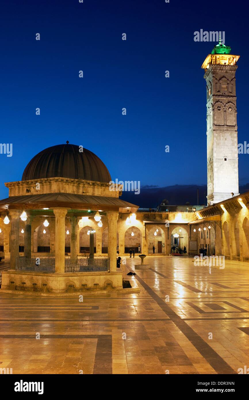 Courtyard great mosque aleppo hi-res stock photography and images - Alamy