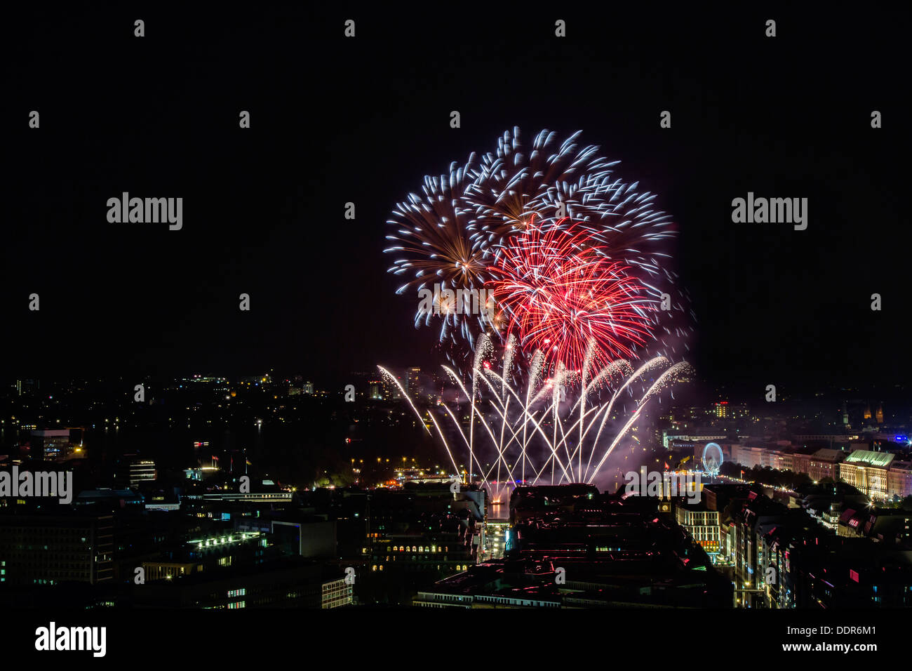 Fireworks hamburg germany hi-res stock photography and images - Alamy